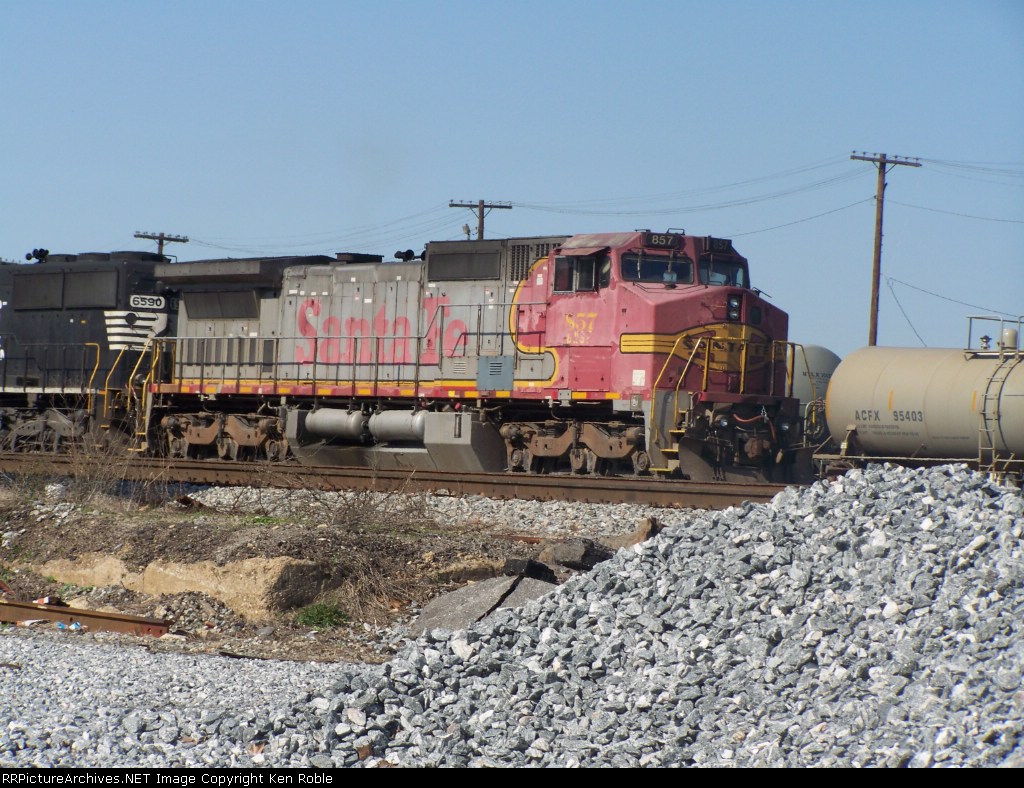 BNSF (Santa Fe warbonnet)